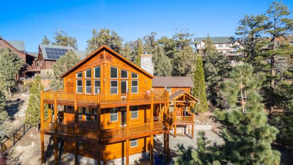 Starlight Retreat By Avantstay - Big Bear Lake, CA