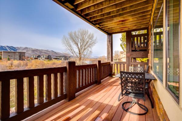 High-end Huntsville Condo With Private Hot Tub! - Huntsville, UT