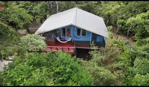 Howler House Over The River - Belize