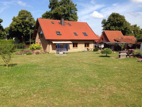 Holiday Apartment With 3 Bedrooms - Sternberg