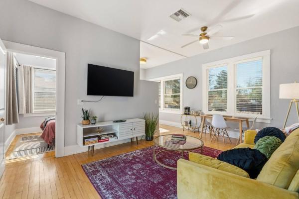 Modern Private Guest Suite • Walk To 4th Ave & Ua - Tucson, AZ