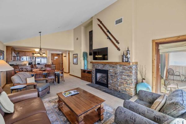1 Bedroom Top Floor Vaulted Open Space Base Area Luxury - Crested Butte, CO