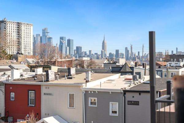 2-bed Condo With Private Rooftop, 15 Mins To Times Sq - New York City