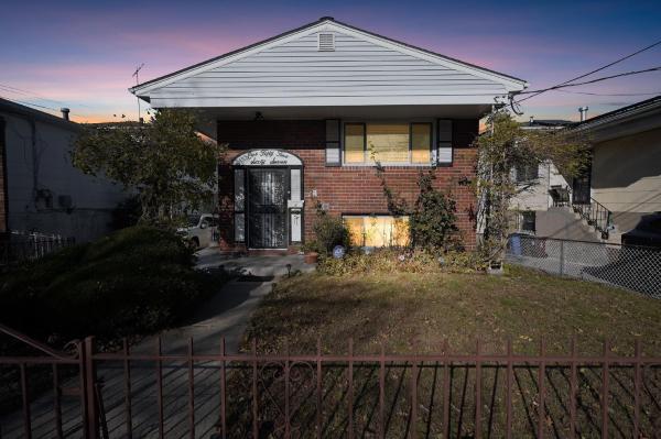 Cozy Comfy Palace In Queens Home - New York City