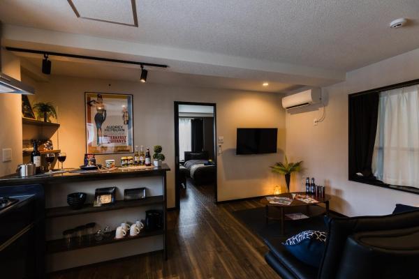 那覇で食い倒れを楽しめる宿はここ 国際通りまで徒歩二分 提携飲食店でドリンク一杯サービス付き - 那霸市