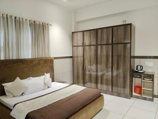 Primrose Hotel - Sonipat