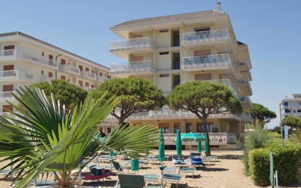 Trilocale Diplomatic Fronte Mare Piazza Torino - Lido di Jesolo