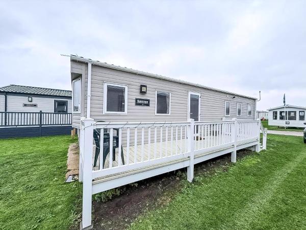 Lovely Caravan With Side Decking At Broadland Sands Park, Suffolk Ref 20204bs - Norfolk