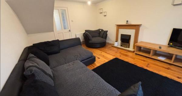Stunning 2 Bedroom House - Free Parking And Wi-fi - Buckinghamshire
