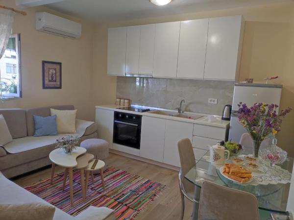Quiet, Cozy, Luminous Apartment - 티라나