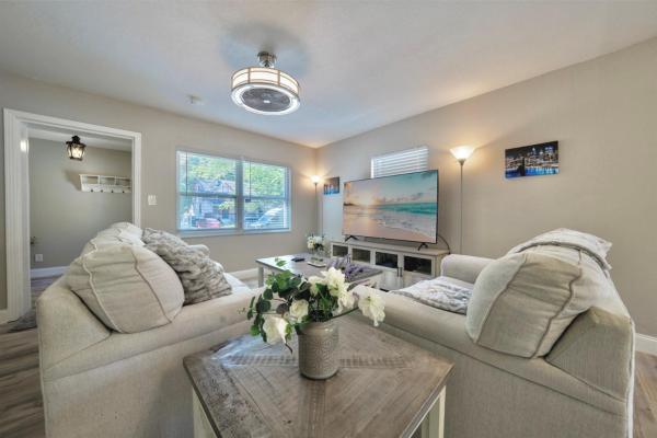Chic Haven In Tampa 3br2ba Stylish Sanctuary Awaits You! - Tampa, FL