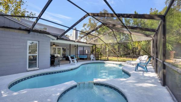 Stunning Lake House W Heated Pool Ping Pong! - Tampa, FL