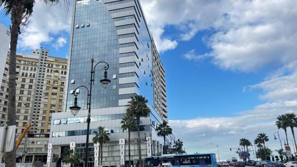 Appartements Miraflores Un Salon 2 Chambres De Salle De Bain Résidence Bien Sécurisé à Côté De La Plage Et à Côté De La Gare - Tangier