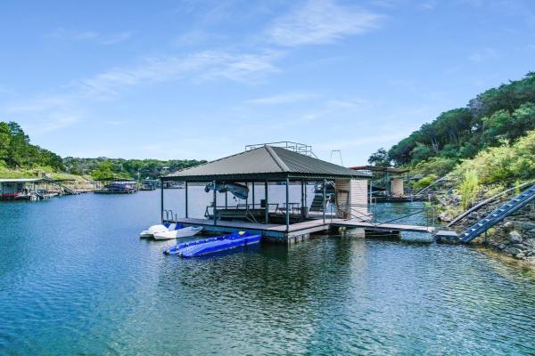 Luxury Lakefront Escape - Boat Dock, Lift & Views - Cedar Park, TX