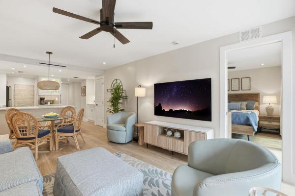 Renovated Designer Furnished With Lake Views - Naples, FL