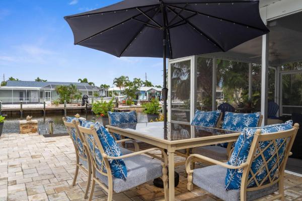 Garry's Landing! Canal Front Home With Boat Dock! - Anna Maria Island, FL