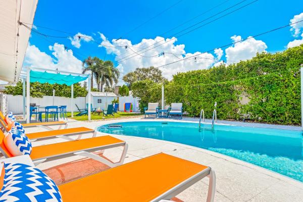 Private Oasis W Heated Saltwater Pool & Hot Tub - Bradenton, FL