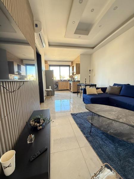 Cozy 2br Weibdeh Flat With Balcony And View - Amman