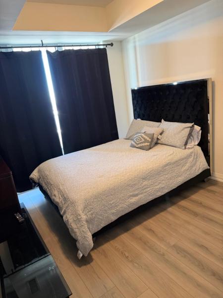 1 Room In A Modern City Condo - Vaughan