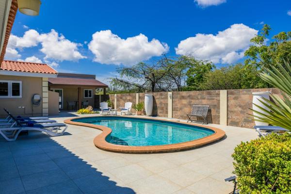 Moko Nest 5-bed Luxury Pool Villa By Bocobay - Aruba