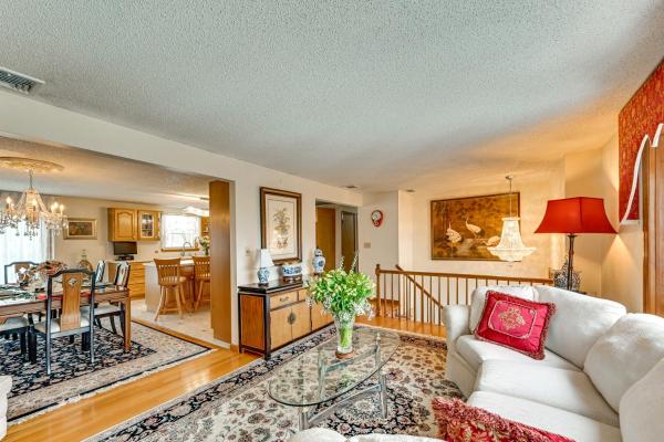 Spacious Yard With Gazebo Charming Windsor Retreat - Connecticut