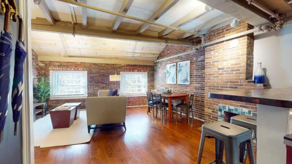 Elegant 2br 009mi Faneuil Hallquincy Market - Quincy, MA