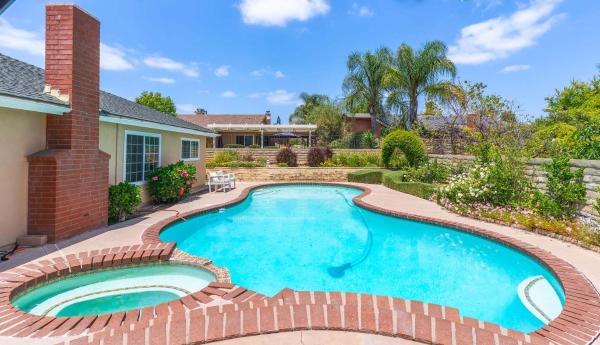 Marbella Lane - Contemporary 4br Charm W Pool - Anaheim