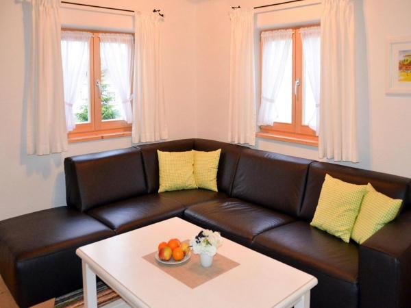 Geräumiges Ferienhaus Im Landhausstil Im Vital Camp Bayerbach - Baviera