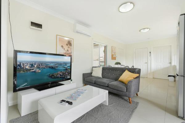 Bright 2br North Ryde Near Metro & Macquarie - Sydney