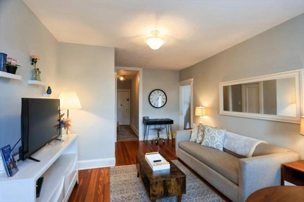 Sun-filled 1b 1ba W City Views Near Public Trans - Harvard University,Cambridge