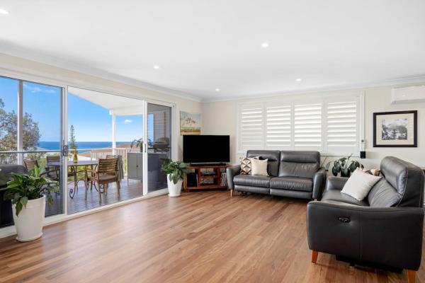 Elegant Luxury On First Ave - Executive Penthouse - Lake Cathie