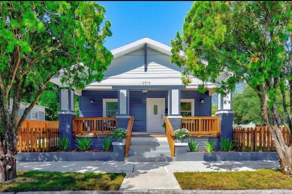 Casa De Ybor 3bd, 2bth, 4 Beds, Historic Charm, Modern Lux - Tampa, FL
