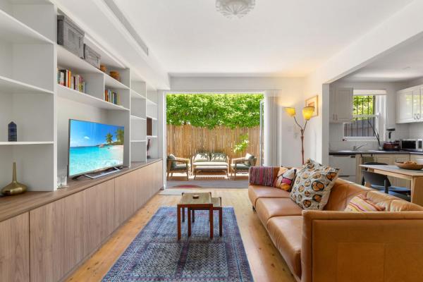 Spacious Stay Near Shops & Cafes In Marrickville - 寶活