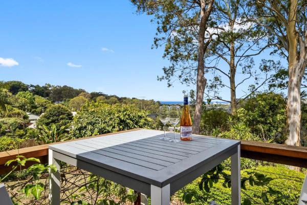 Ocean Peeks, Delightful 1 Bedroom Studio - Alexandra Headland