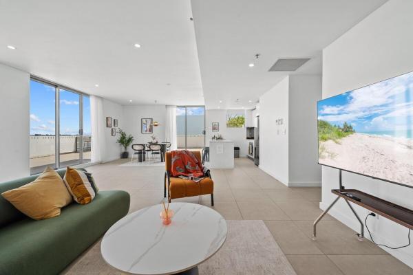 Luxury Split-level Penthouse With Sky Terrace- Superb Location - Sydney