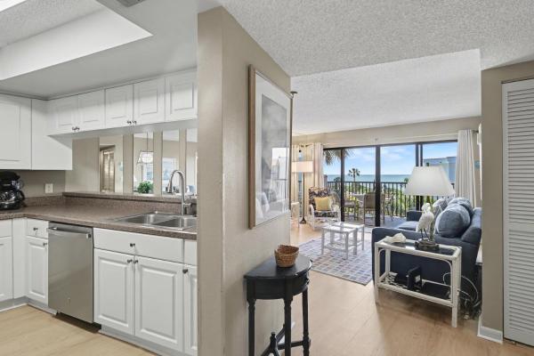 Land's End 1-401 Gulf View - St. Pete Beach, FL