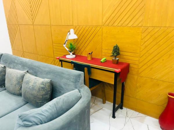 Luxury Manzil - Lahore