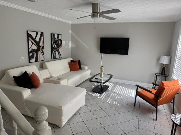 Blissful Townhouse Retreat - Lake Jodeco, GA