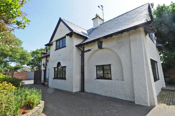 Seaways Cottage Hoylake - Wirral