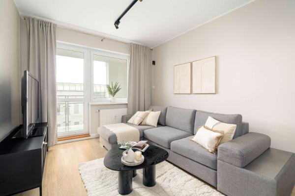 Comfortable Apartment With Parking In Poznań By Noclegi Renters - Poznań