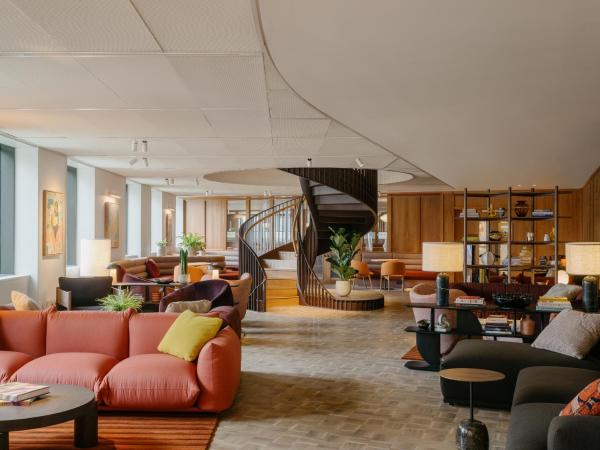 Canvas Wembley Arthur House - Harrow