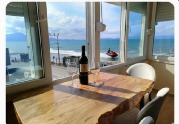 Kusadasi Beachfront Flat - Kuşadası