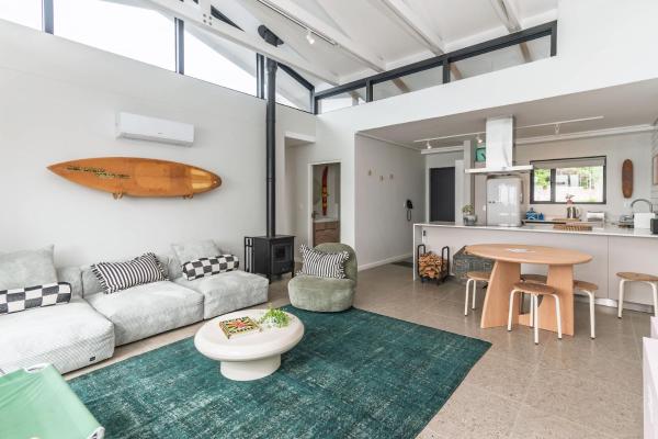 Wavescapes Retro Penthouse - Cape Town