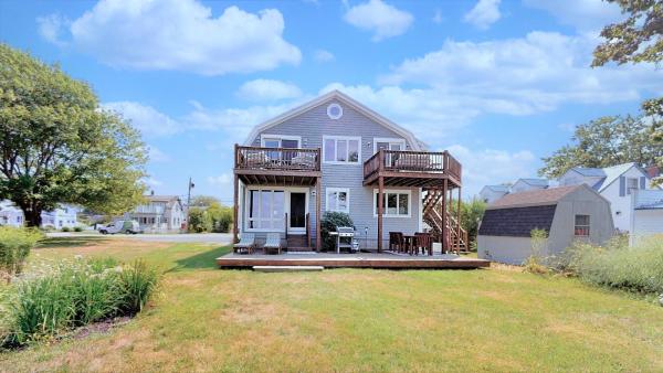 A Wave From It All By Bayley Vacation Rentals - Portland, ME