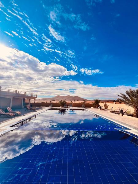 Hotel Camping Les Roses Des Dunes & Piscine - Marruecos