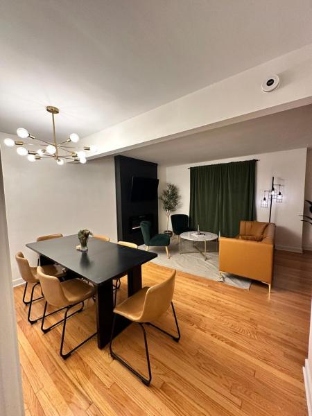 The Jewelbox - Updated 3 Bed Townhouse - Oak Park