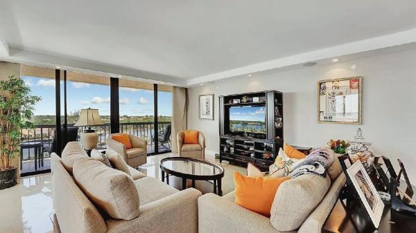 Elegant Two-bedroom Oceanfront Condo In Highland Beach - Boca Raton, FL