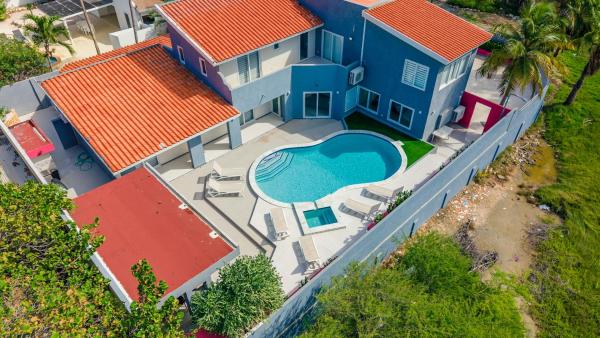 Bakval High Rise Retreat - Aruba