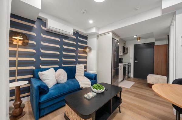 Casa Hotels Mccaul- Central New Basement Suite - Toronto