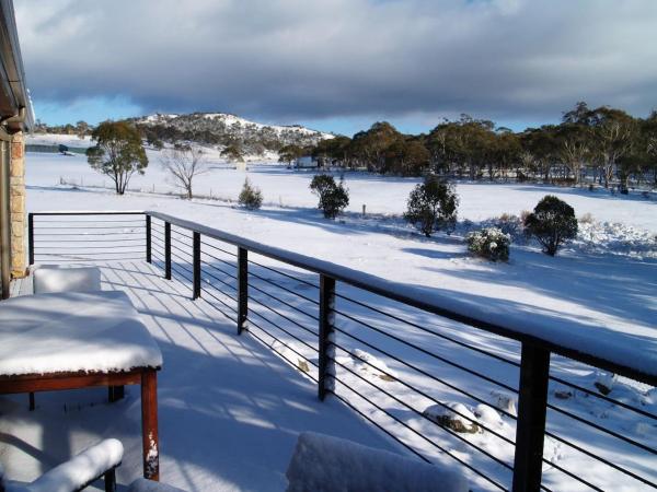 Runway View Cottage At Touchdown Cottages - Kosciuszko National Park